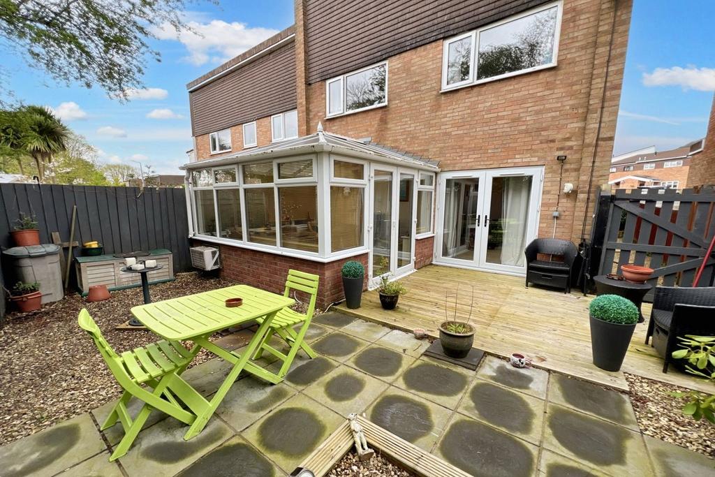 Dan Y Deri, Abergavenny, NP7 2 bed end of terrace house for sale - £199,950