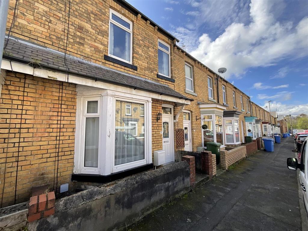 Britannia Street, Scarborough 2 bed house - £130,000