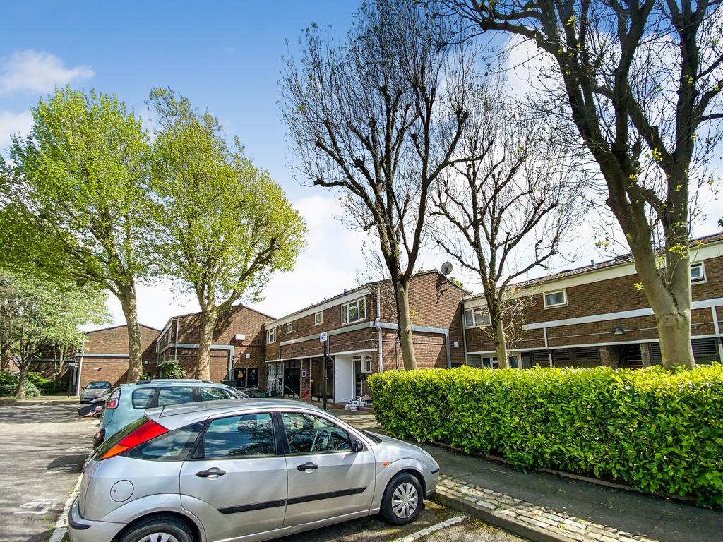 Conistone Way, Islington, N7 1 bed flat - £335,000