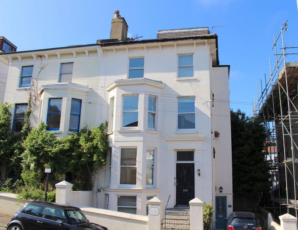 Flat, 3 18 York Villas, Brighton BN1 3TS 2 bed flat - £1,850 pcm (£427 pw)
