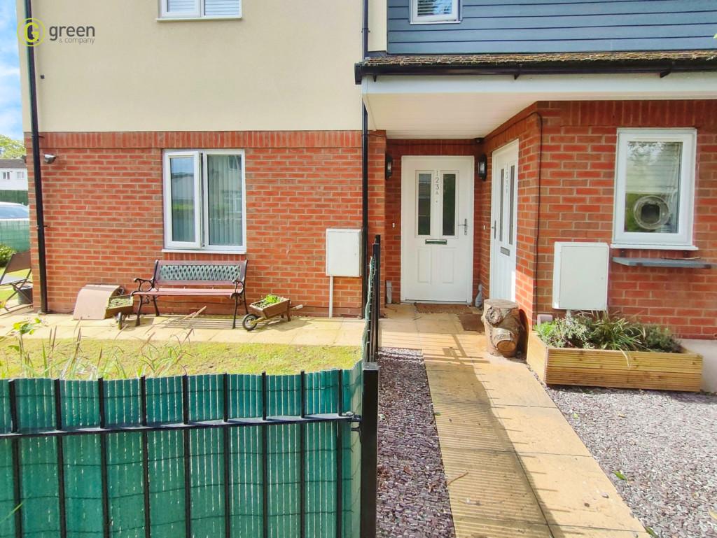 Cambridge Drive, Birmingham B37 2 bed ground floor flat - £155,000