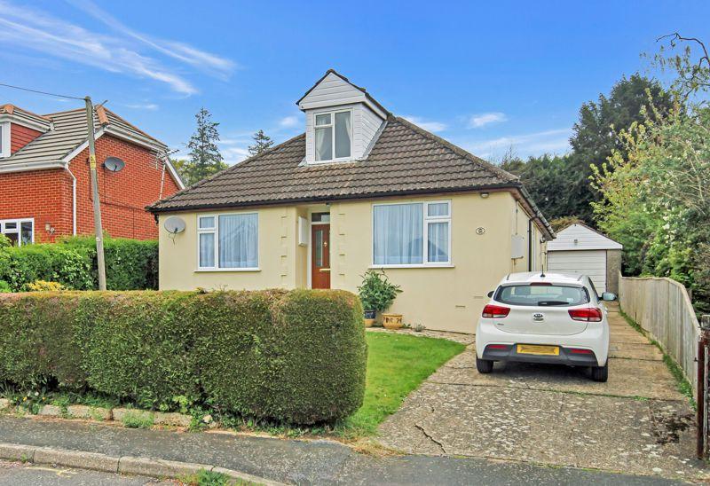 Jubilee Road, Fordingbridge SP6 3 bed detached bungalow - £420,000