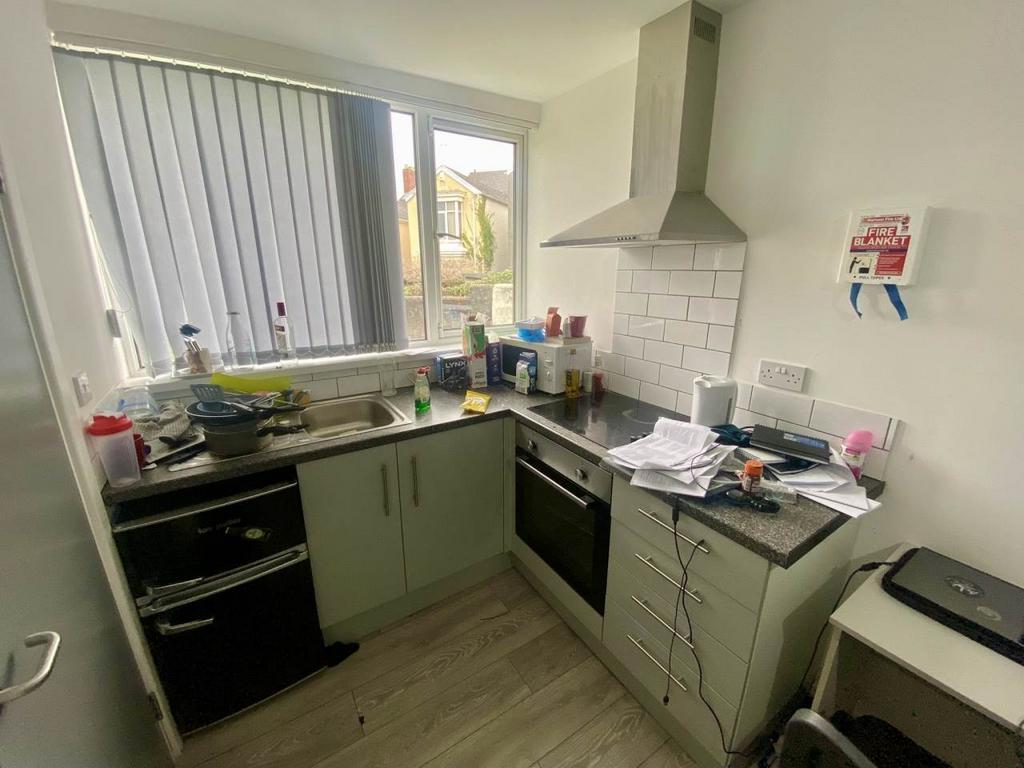 Twizzle Lodge, Hawthorne Avenue... 1 bed flat to rent - £600 pcm (£138 pw)