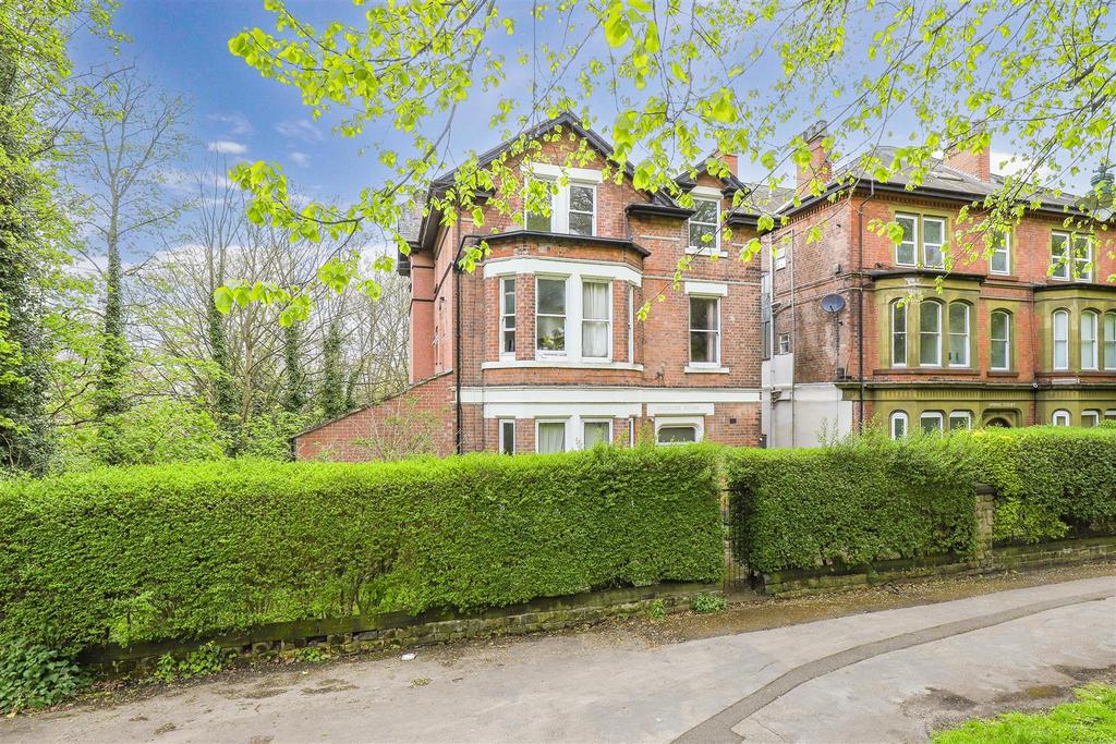 Waterloo Crescent, Nottingham NG7 3 bed apartment - £150,000