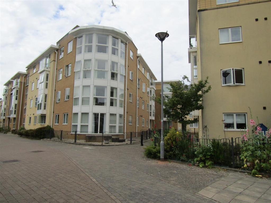 Richmond Court, Exeter EX4 2 bed flat - £1,500 pcm (£346 pw)