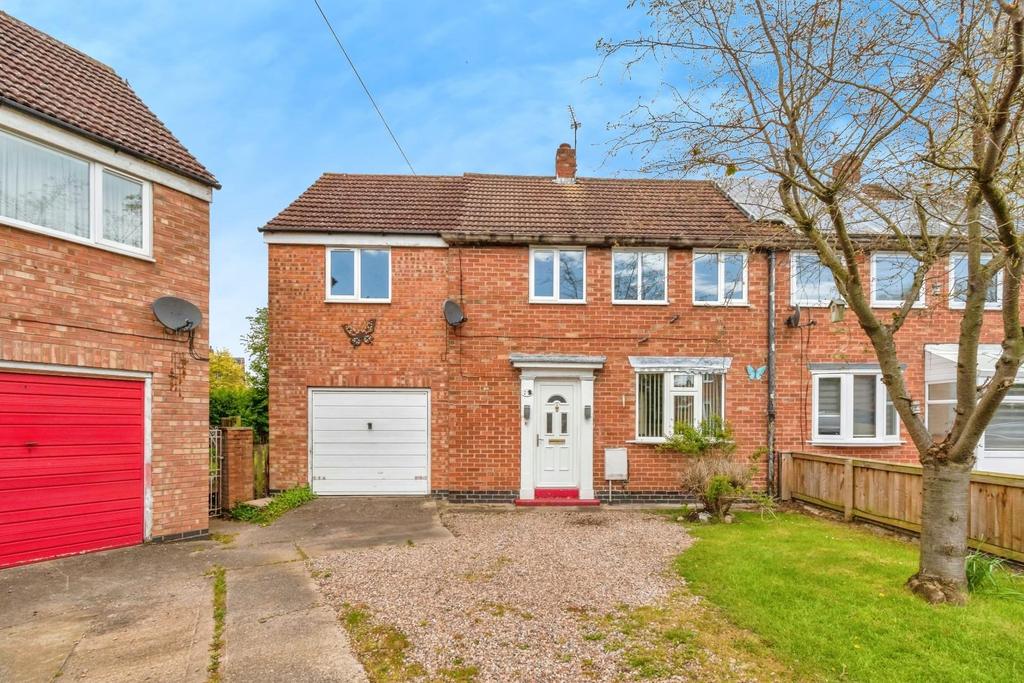 Walton Place, York, YO26 5DN 3 bed house - £250,000