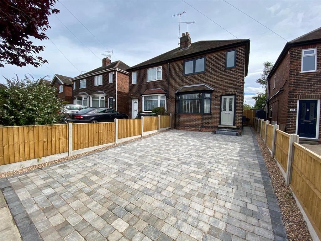 The Crescent, Stapleford, Nottingham 2 bed semi-detached house - £190,000