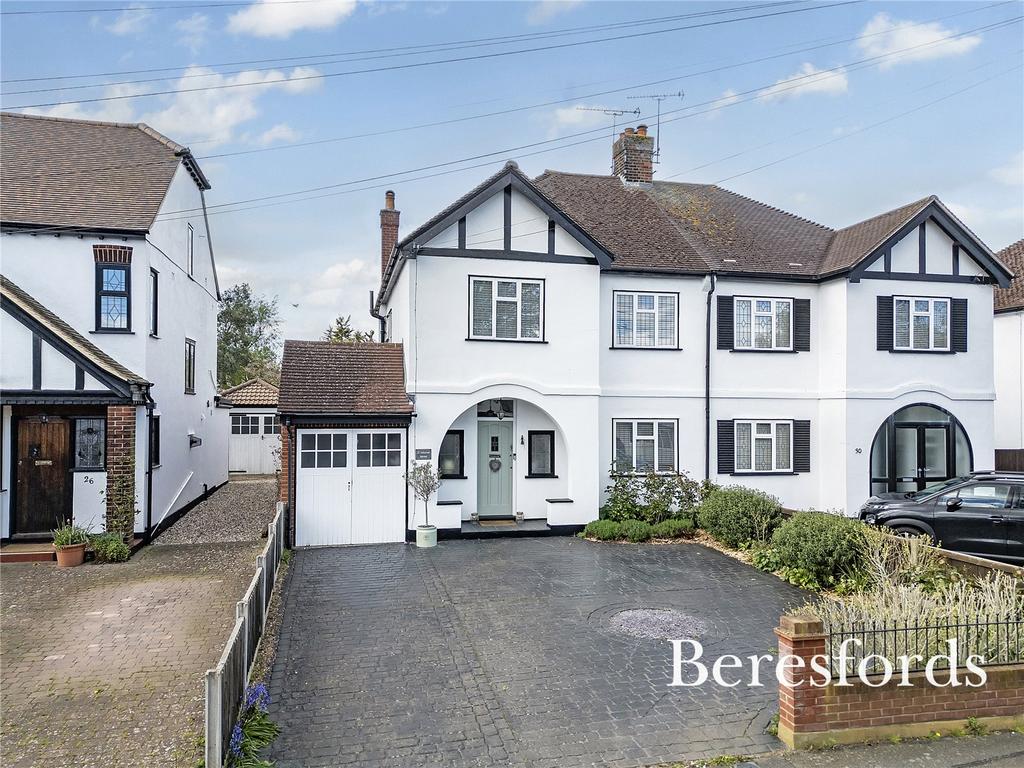 Sebastian Avenue, Shenfield, CM15 3 bed semi-detached house - £850,000