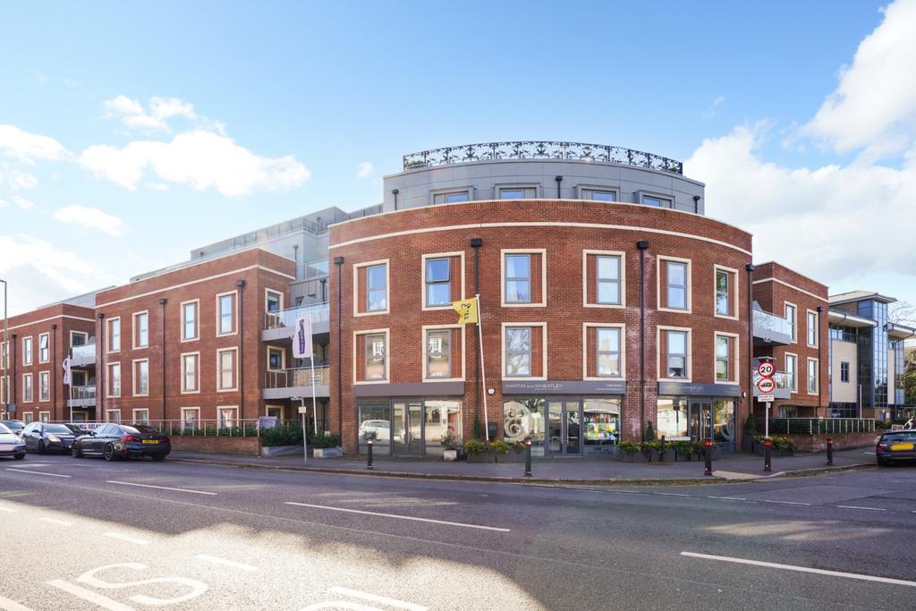Landmark Court, 30 Queens Road... 2 bed apartment - £2,750 pcm (£635 pw)