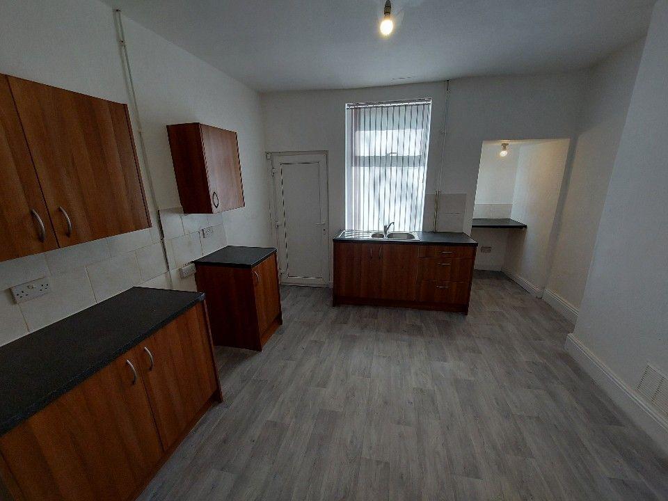 Every Street, Burnley BB11 2 bed terraced house - £525 pcm (£121 pw)