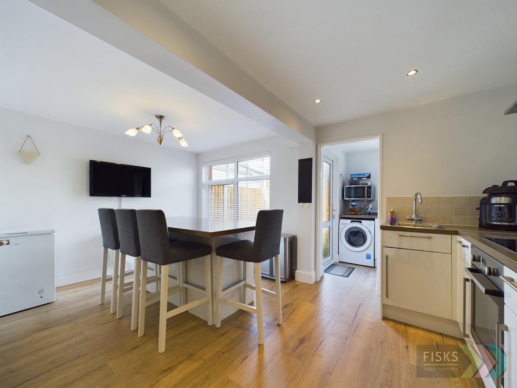 Gordon Road, Basildon, SS14 3 bed terraced house - £325,000