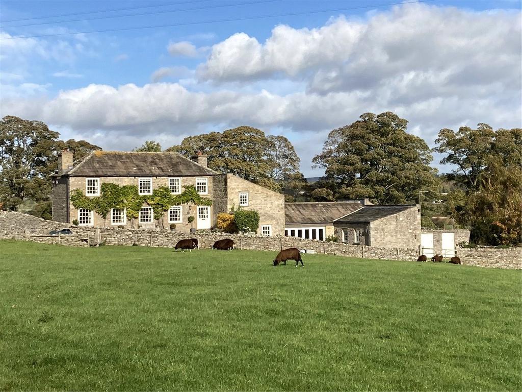East Witton Road, Middleham, Leyburn... 5 bed detached house - £1,395,000