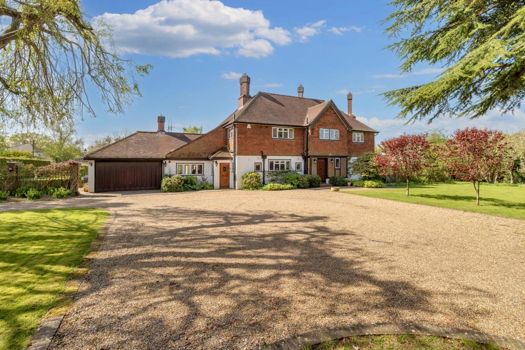 Chapel Road, Smallfield, Surrey, RH6 5 bed detached house for sale - £ ...