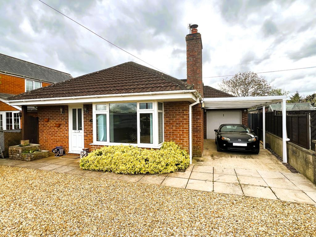 St Edith's Marsh, Bromham, Chippenham... 2 bed bungalow - £1,250 pcm (£ ...