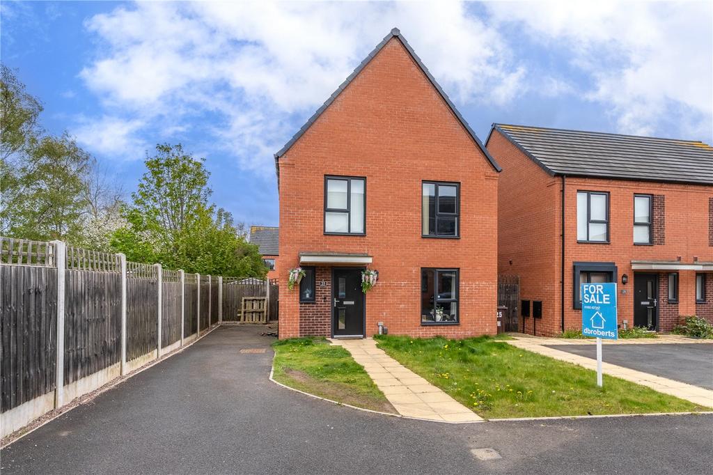 Comet Drive, Bushbury, Wolverhampton... 4 bed detached house - £280,000