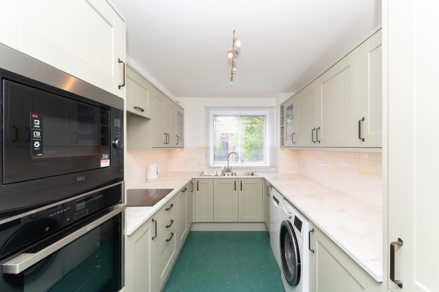 Garrick Close, W5 1AS 2 bed apartment - £2,200 pcm (£508 pw)