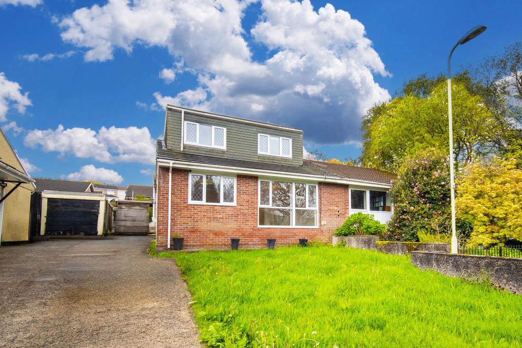Westfield Road, Pontypridd, CF37 3AG 4 bed semi-detached house - £195,000