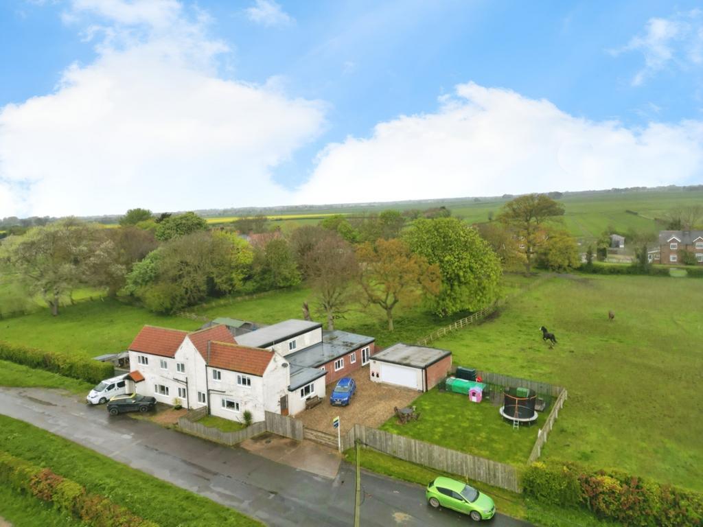 Front Lane, Elstronwick, Hull, East... 4 bed semi-detached house for ...