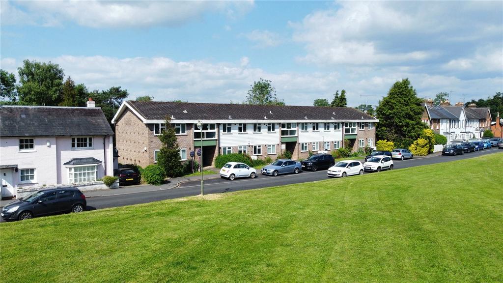 Tilt View, Tilt Road, Cobham, Surrey... 1 bed apartment - £250,000