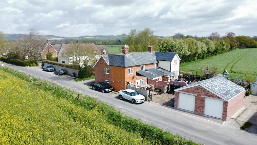 Broad Street, Beechingstoke 2 bed semi-detached house - £400,000