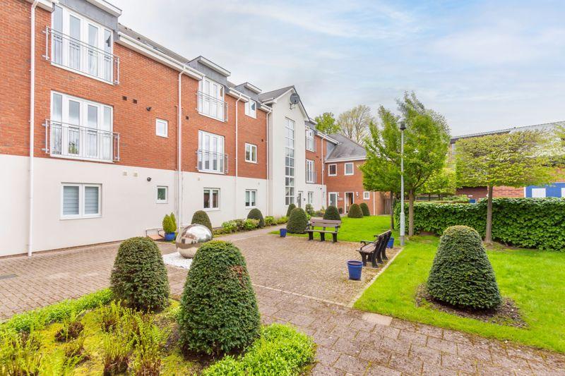 Fencer Hill Square, Gosforth... 3 bed apartment - £295,000