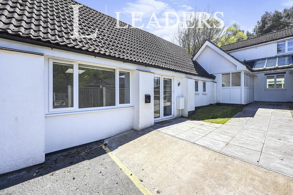 Longdale Lane, Ravenhead 3 bed bungalow - £995 pcm (£230 pw)