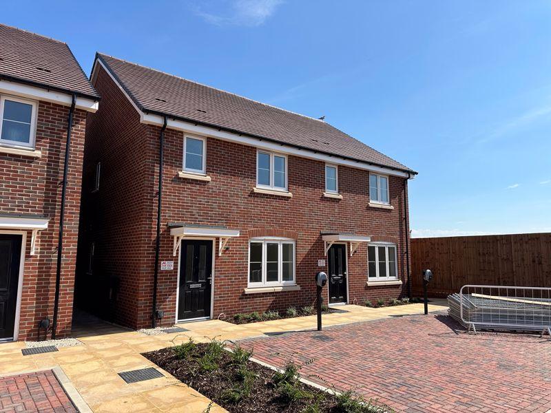 Plot 264, The Clavering, Earls Park 3 bed semi-detached house - £305,000