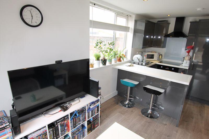 Gordon Road, Cardiff CF24 1 bed apartment - £875 pcm (£202 pw)
