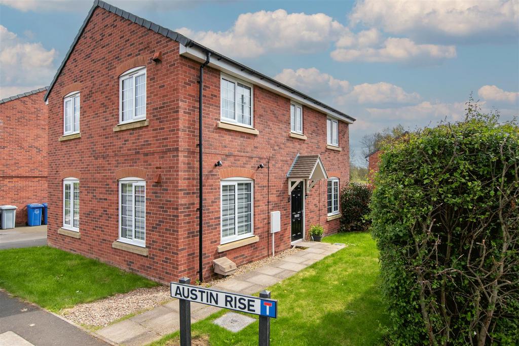 Austin Rise, Burton Latimer, Kettering 4 bed detached house - £350,000