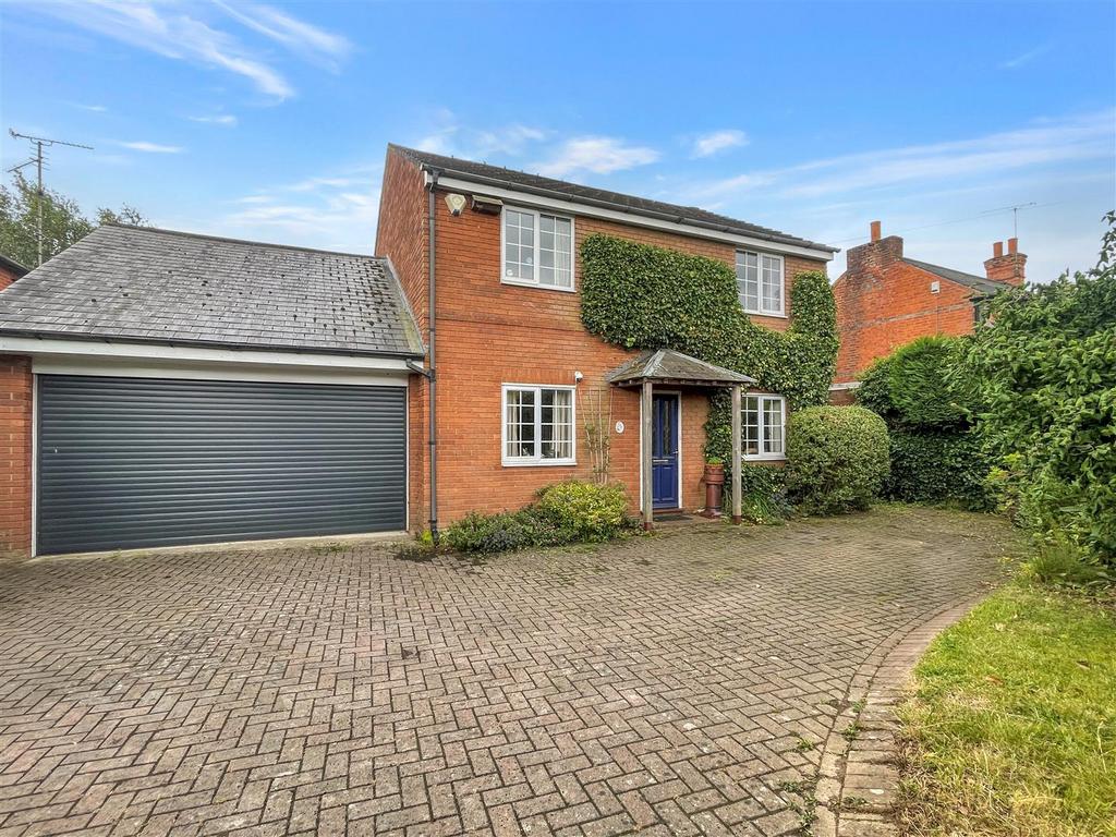 Wood Lane, Sonning Common Reading RG4 4 bed detached house - £995,000