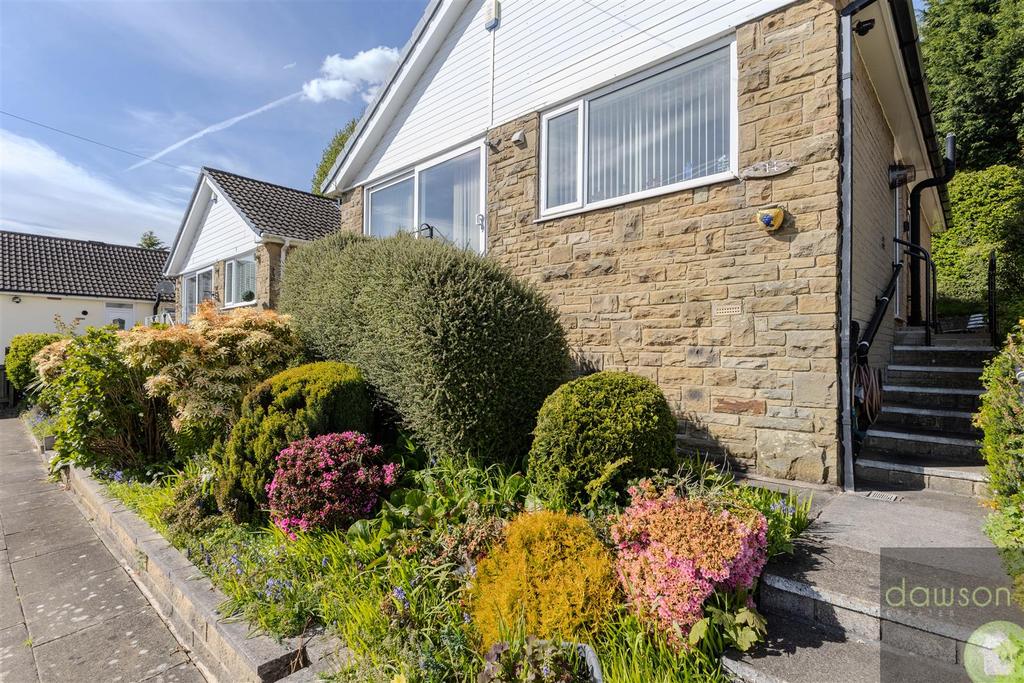 Springwood Drive, Copley, Halifax 2 bed detached bungalow - £205,000