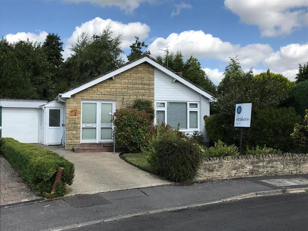 Wansdyke Drive, Calne 2 bed detached bungalow - £295,000