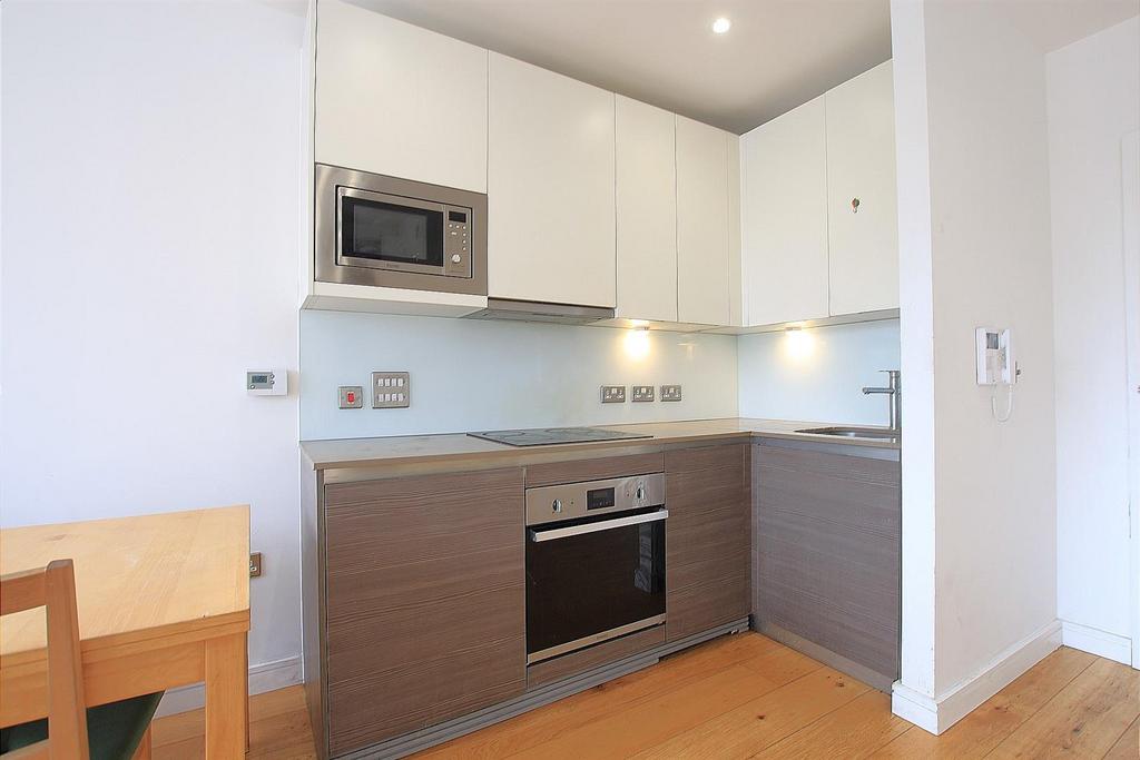 Lampton Road, Hounslow TW3 Studio - £1,250 pcm (£288 pw)