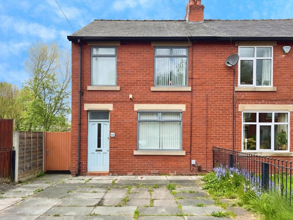 Pilling Street, Leigh 3 bed semi-detached house - £155,000