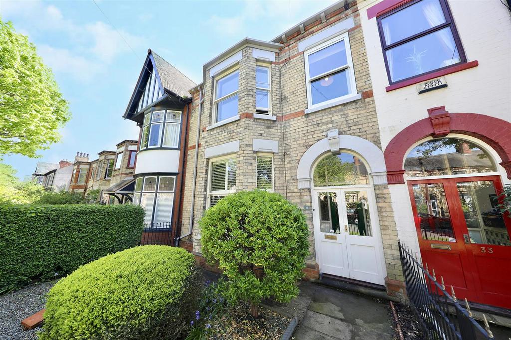 Victoria Avenue, Princes Avenue, Hull 4 bed house - £300,000