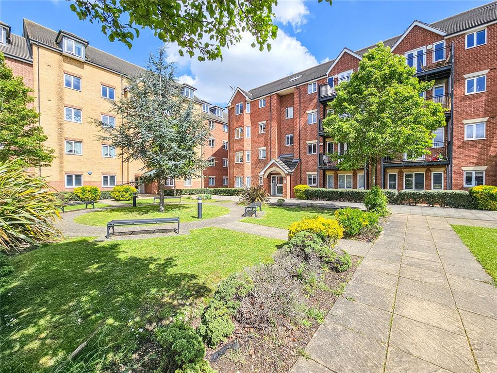 Omega Court, 140 London Road, RM7 2 bed apartment for sale - £285,000