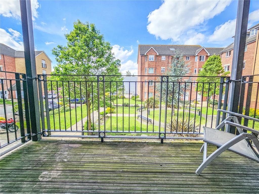Omega Court, 140 London Road, RM7 2 bed apartment for sale - £285,000