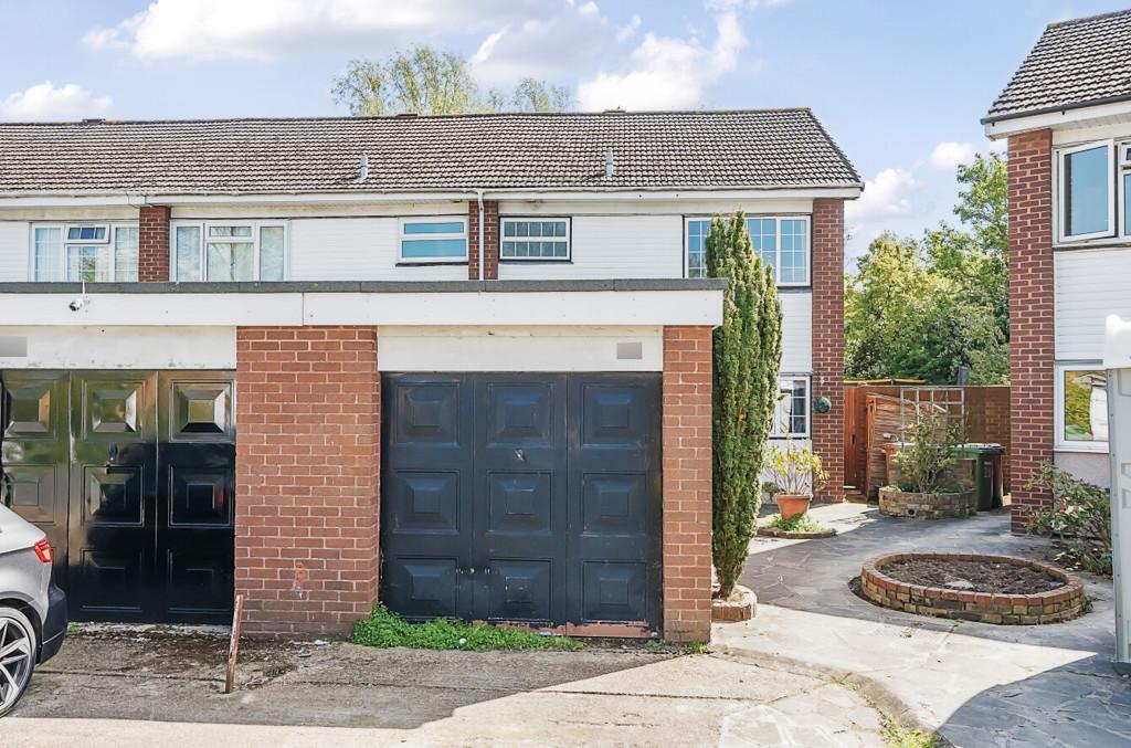 Andover Close, Epsom, Surrey 3 bed end of terrace house - £450,000