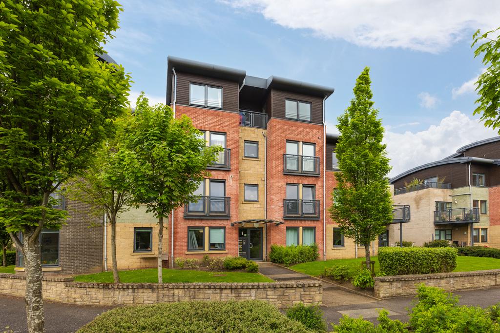 Meggetland View, Edinburgh EH14 3 bed ground floor flat for sale - £370,000