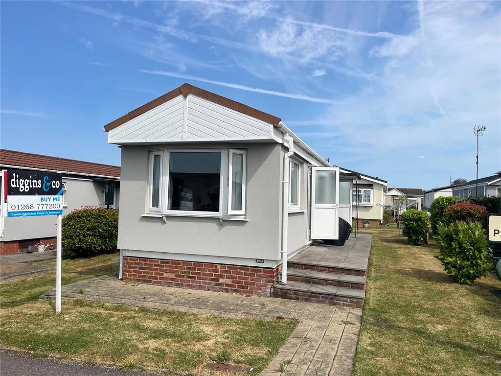 Main Road, Tower Park, Hullbridge... 2 bed park home - £120,000