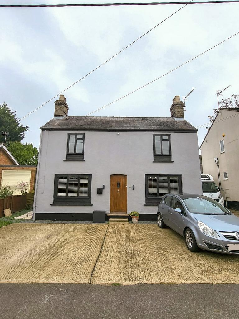 Mereside Soham Cambridgeshire 4 bed detached house - £360,000