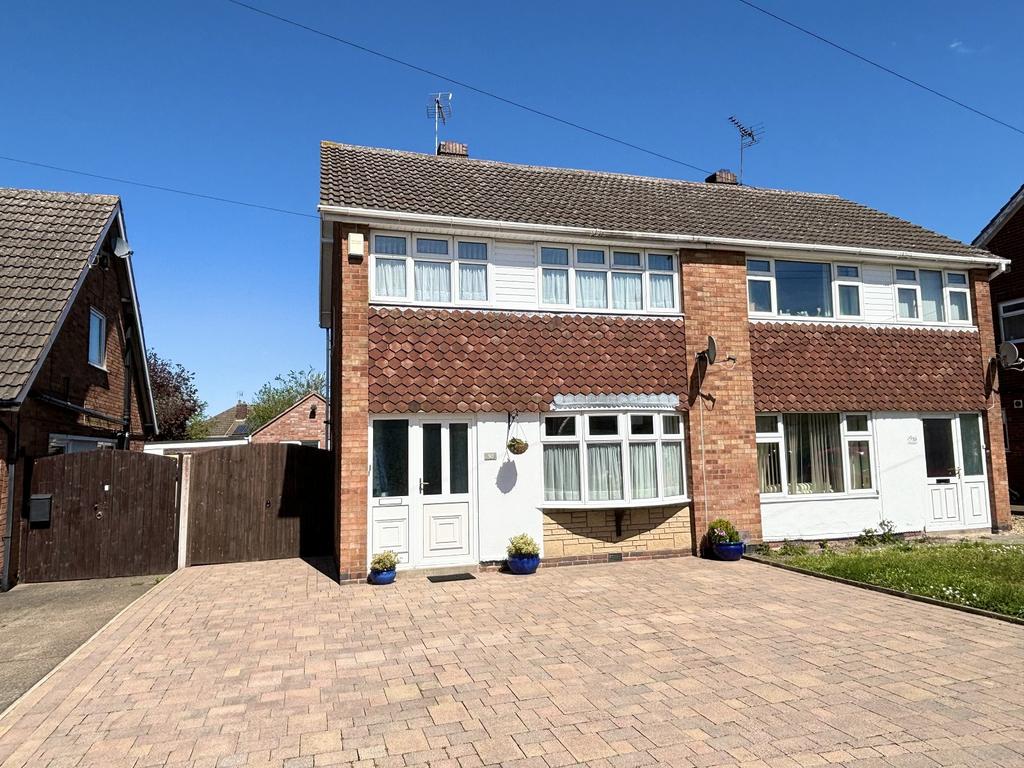 Blaby, Leicester LE8 4 bed semi-detached house - £288,950