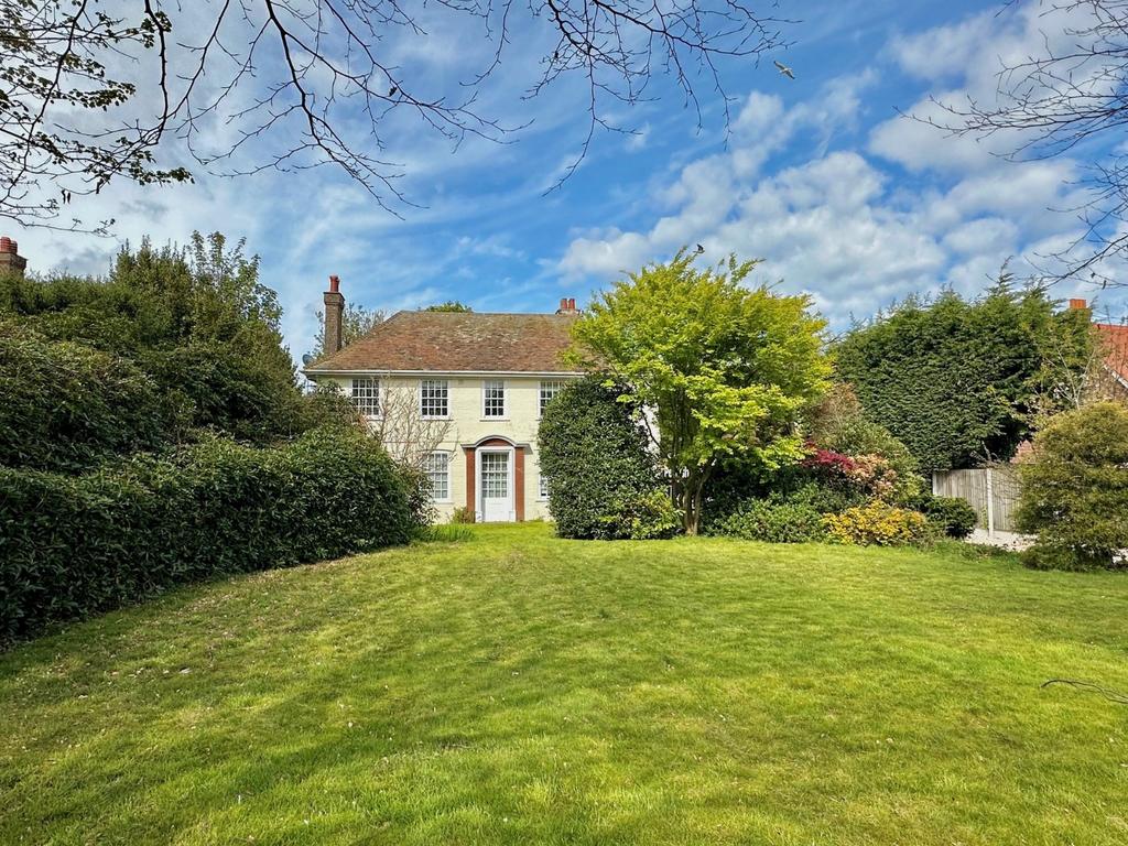 Hawksdown, Walmer, Deal, Kent, CT14 5 bed detached house for sale - £ ...