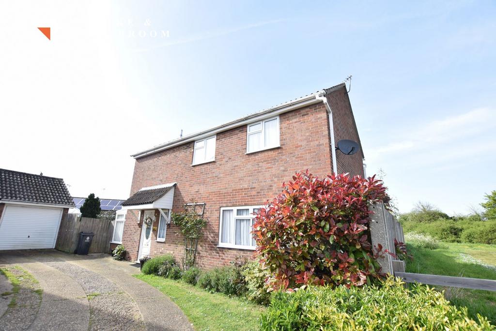Dorking Crescent, Clacton-on-Sea 4 bed detached house for sale - £350,000