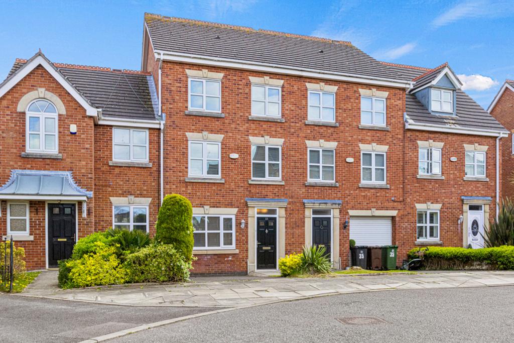 Dapple Heath Avenue, Liverpool, L31 3 bed townhouse - £230,000