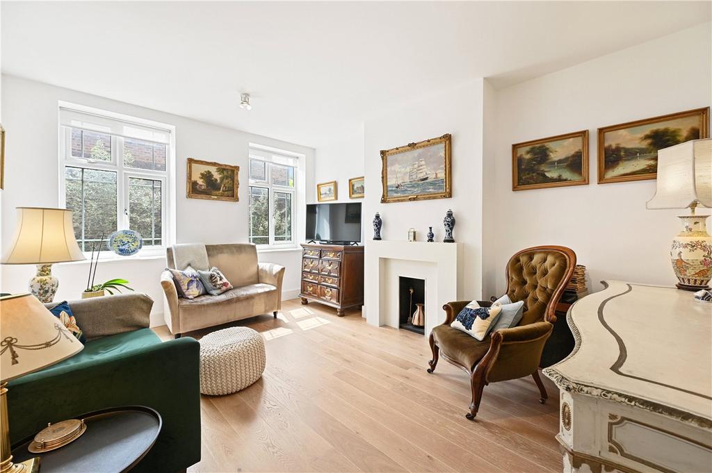 Edwardes Square, London, W8 2 bed apartment for sale - £995,000