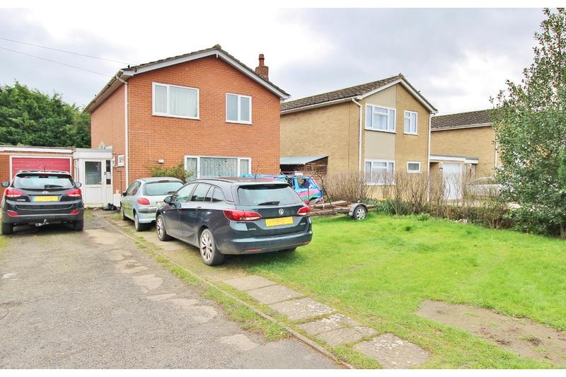 Pilgrims Way, Spalding PE11 4 bed property - £210,000