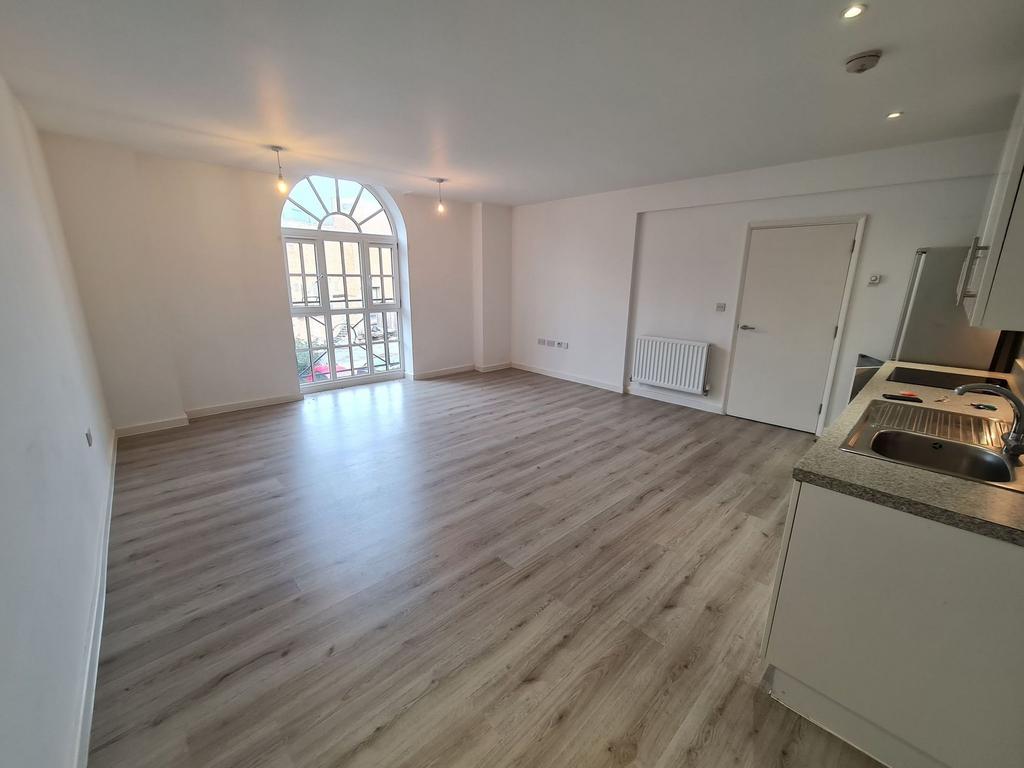 Bishops Terrace Mill Street... 2 bed apartment - £1,050 pcm (£242 pw)