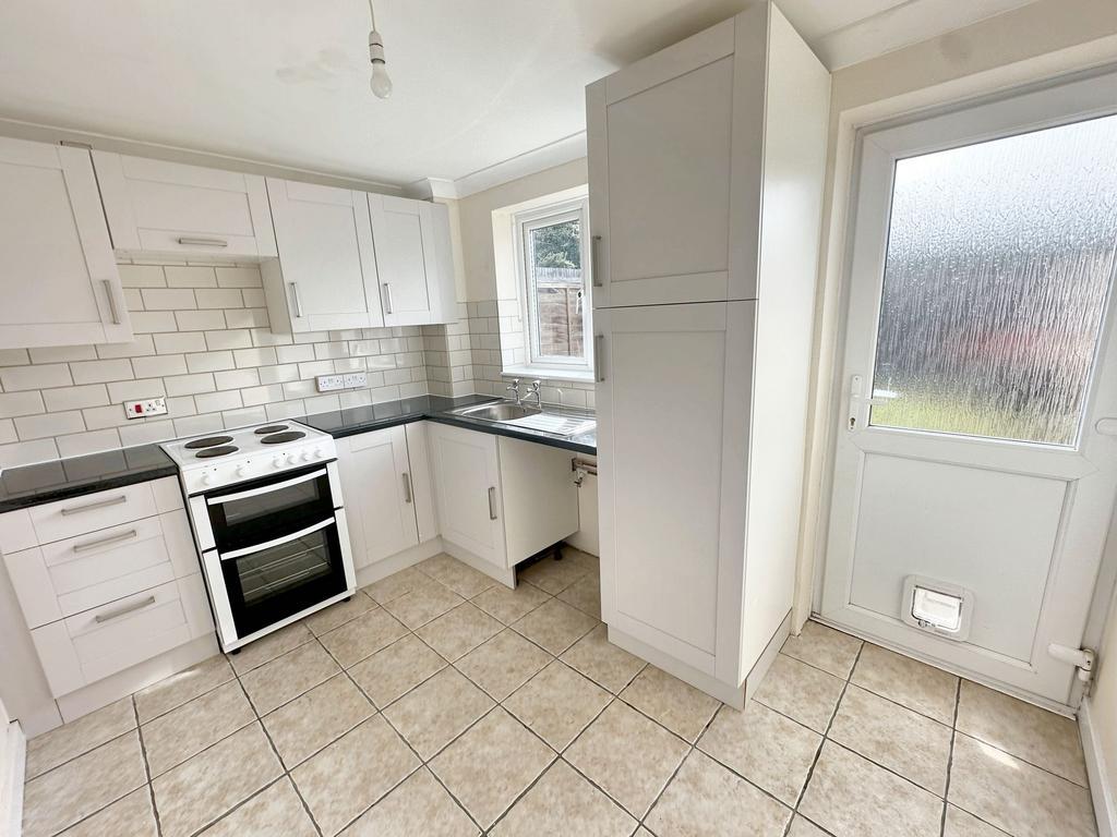 Maidstone, Maidstone ME15 2 bed end of terrace house to rent - £1,250 ...