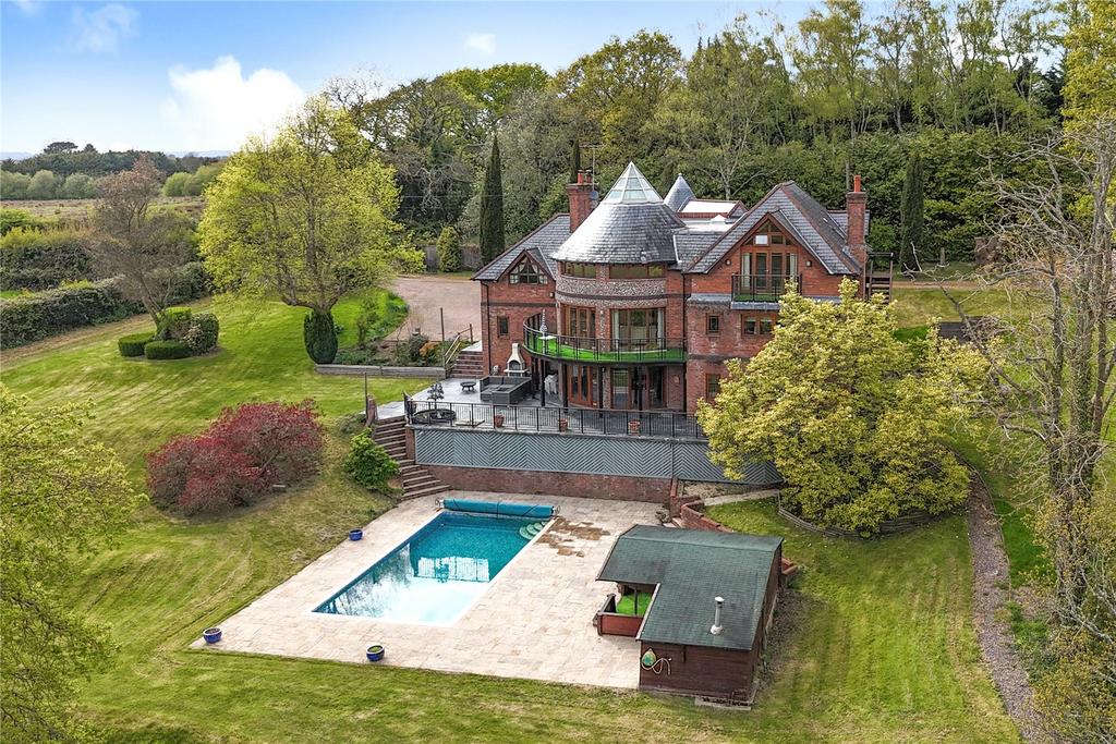 Bishops Lane, Shirrell Heath... 4 bed detached house - £2,700,000